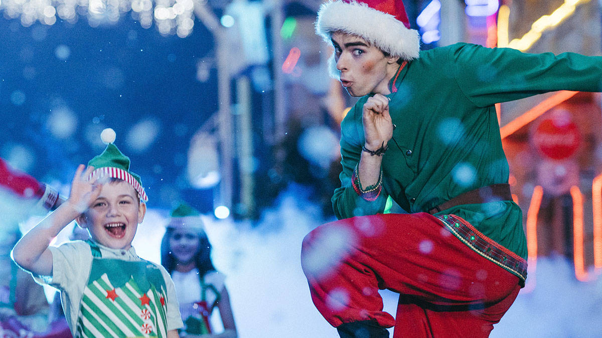 Don’t Miss White Christmas! Gold Coast Apartments Near Movie World - Golden Sands On The Beach