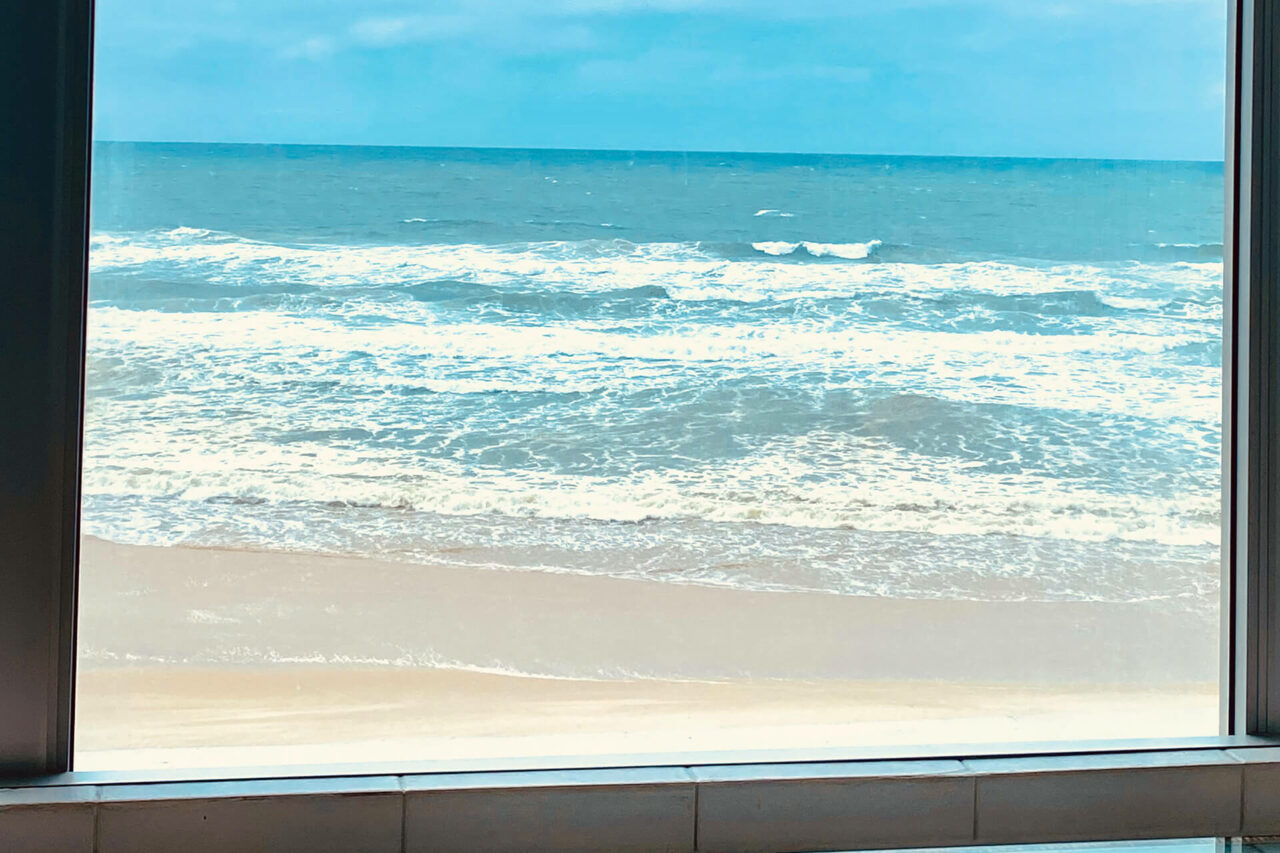 Stay - Golden Sands On The Beach